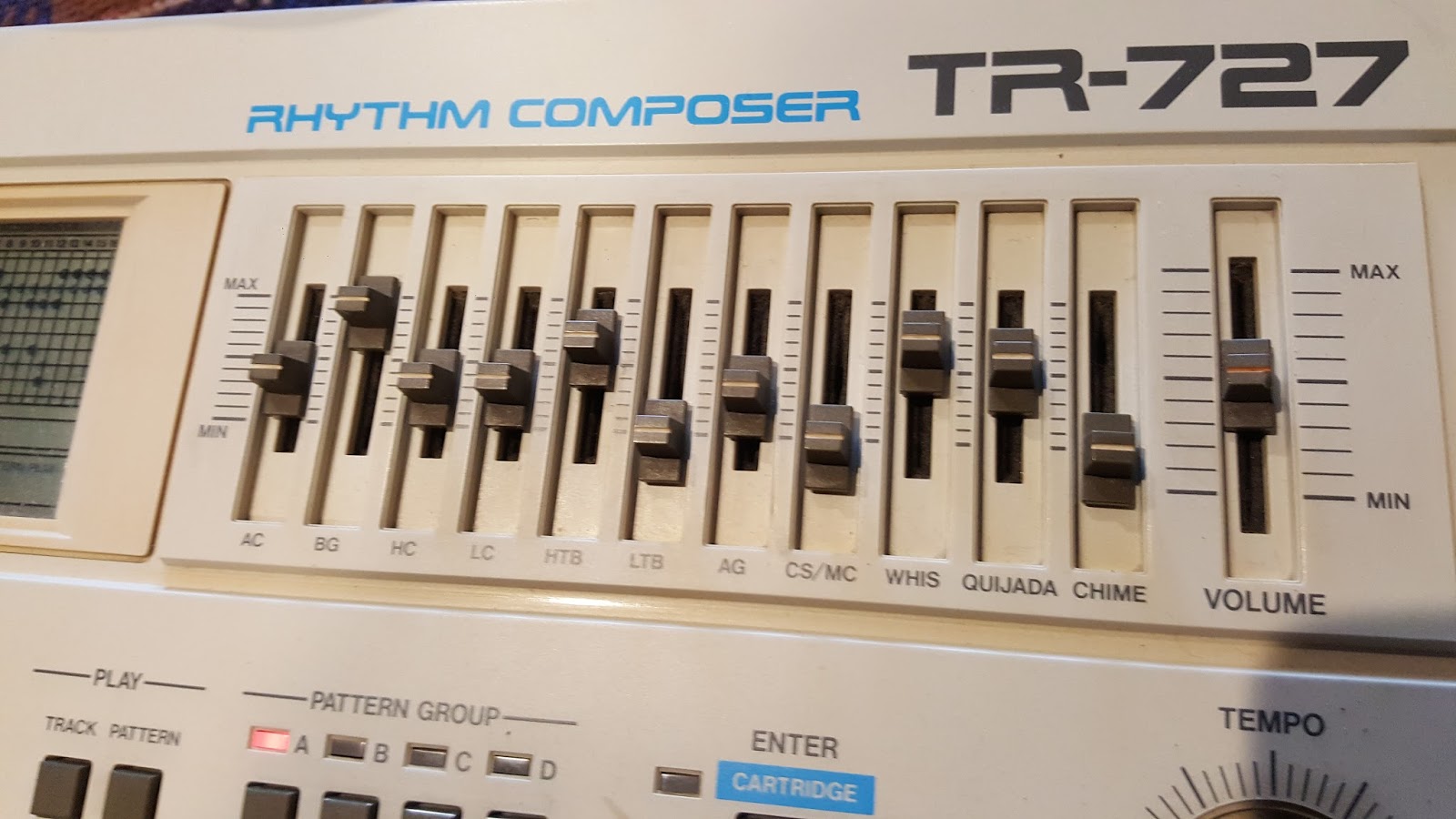JonDent - Exploring Electronic Music: Roland TR - 727