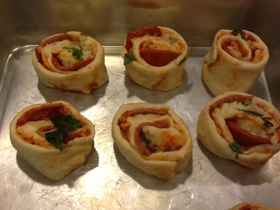 Baking For Cowboys: Pepperoni Non Prove Mini Pizza Rolls 无须发酵披薩小卷