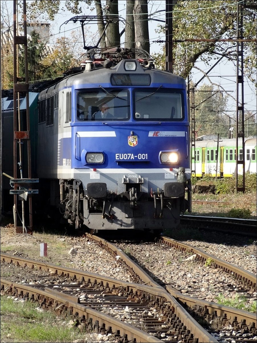 Turbosiódemka EU07A to nowy typ lokomotywy w starym opakowaniu? | Torowy