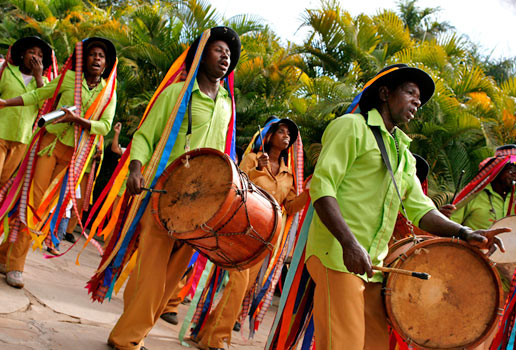 Marianinhos Nossa Senhora de Lourdes: Congados: manifestação de fé do ...