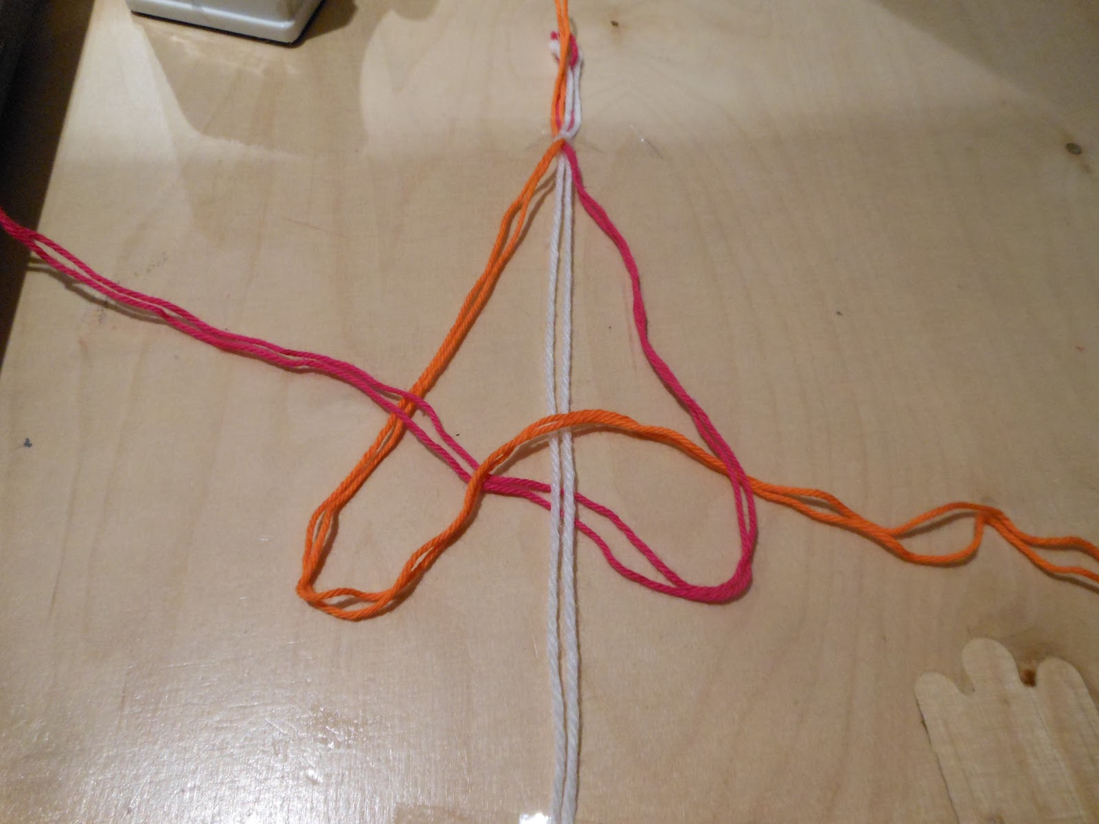 The invisible creations: DIY: Macramé bandjes #1