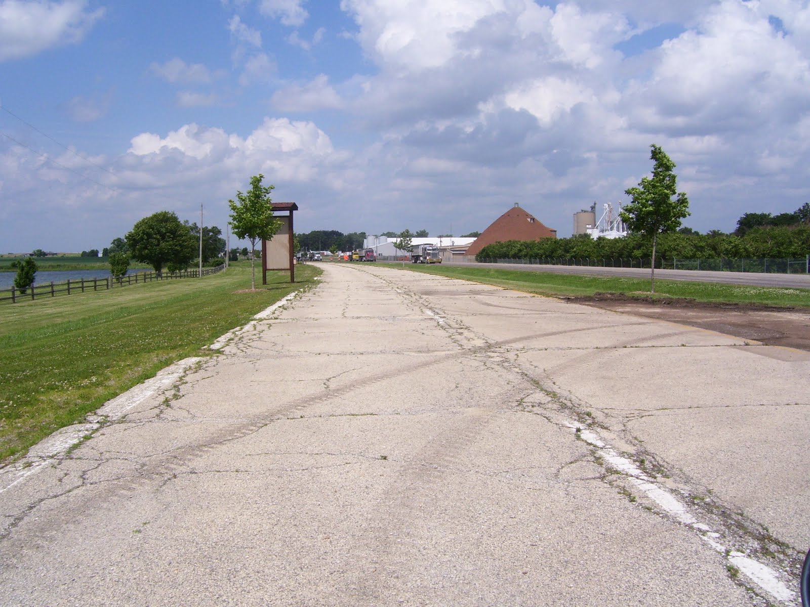 MR. HALL'S AMERICAN HISTORY CLASS: Route 66 MR. HALL'S AMERICAN HISTORY CLASS: Route 66