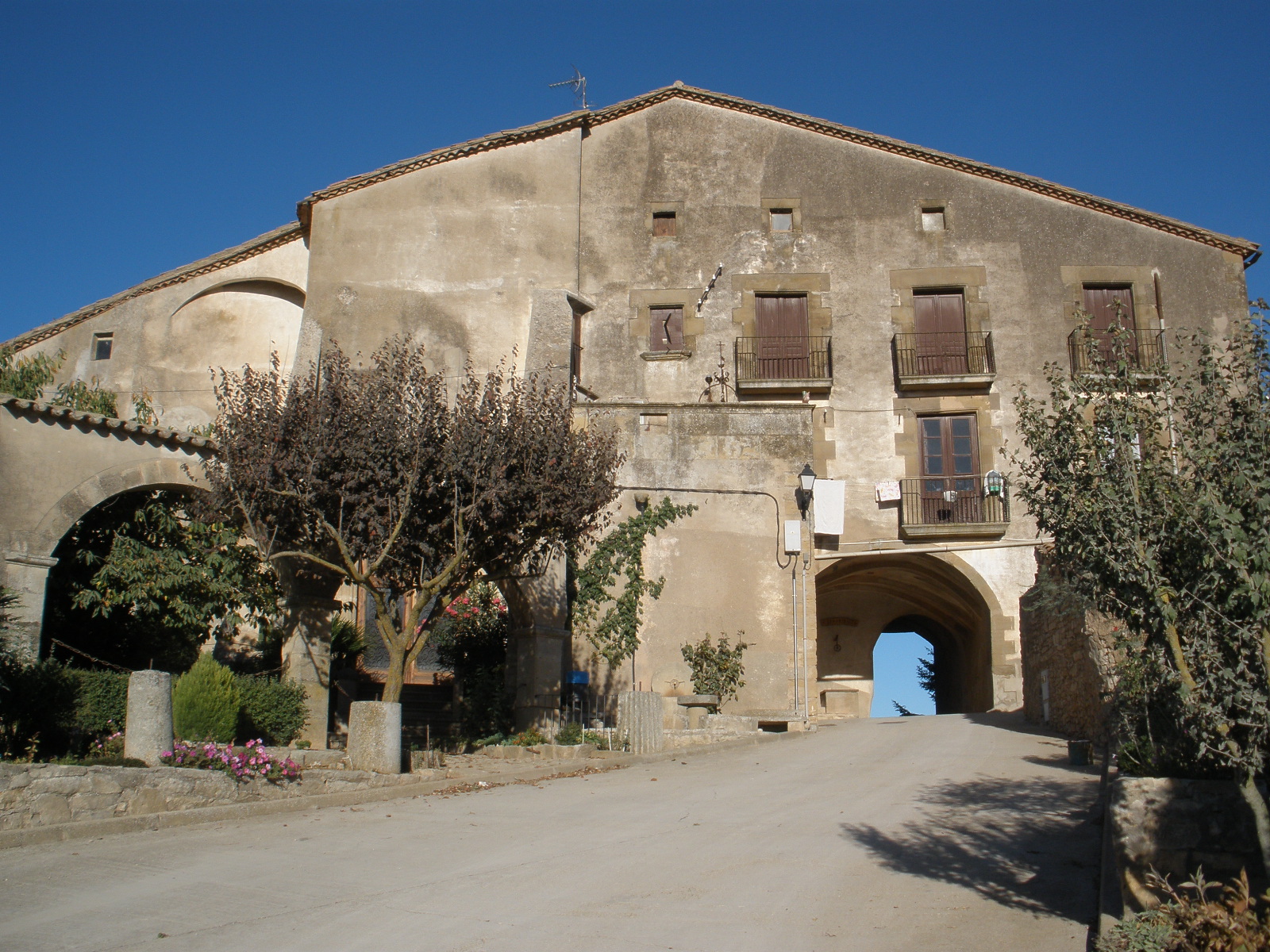 Franclips: LES PLANES DE CALAF. LA LLAVINERA. AERÒDROM CALAF ...