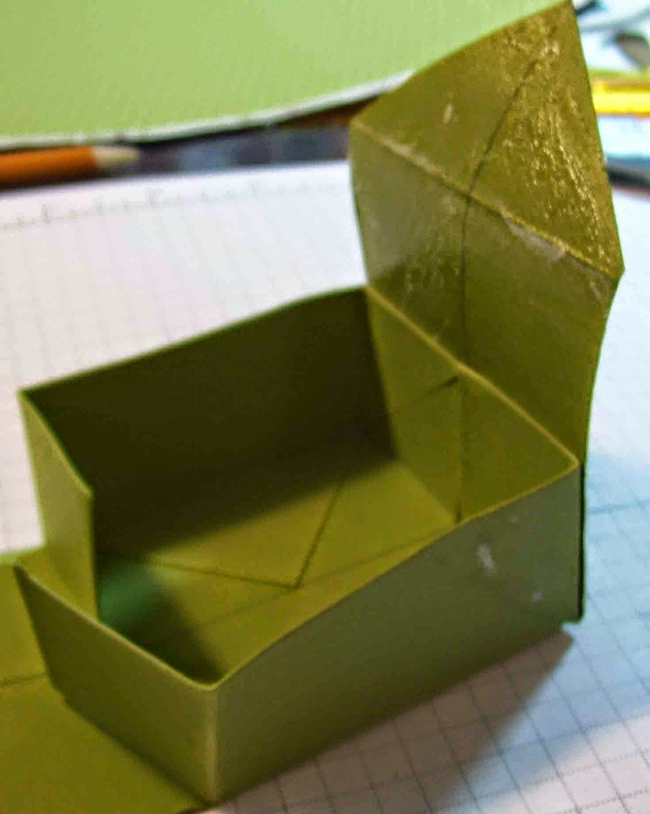 Crafty Maria Tutorials: Stepper Box - a Tutorial