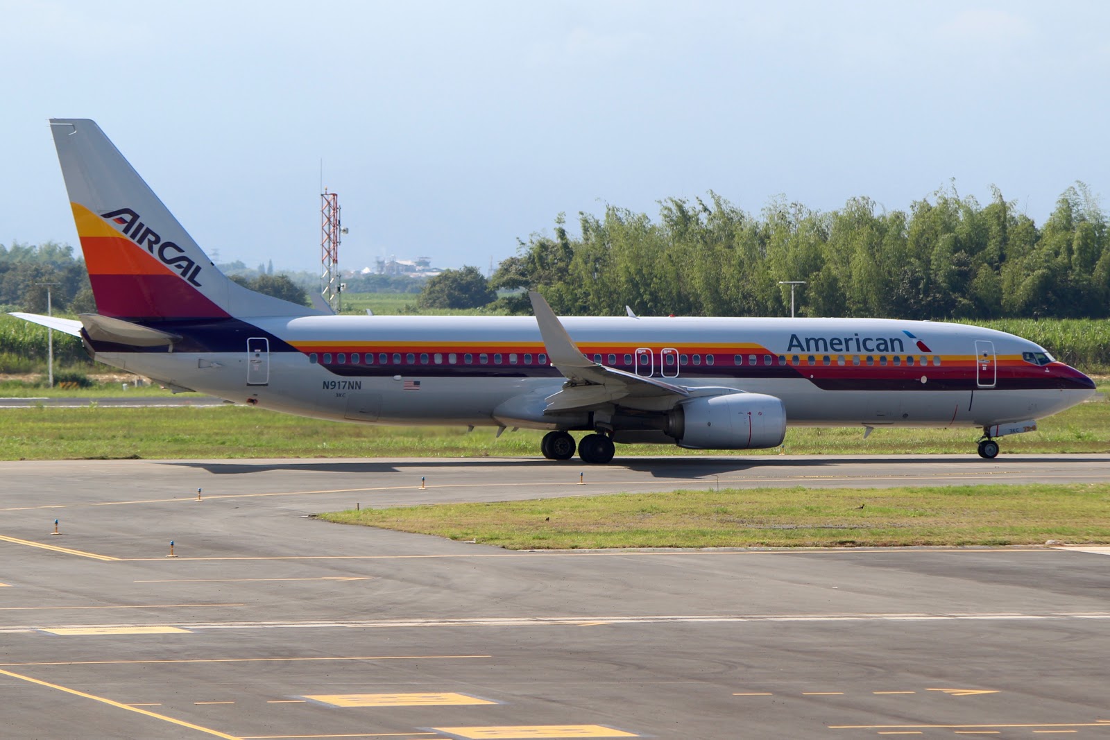 SPOTTING EN SKCL / CLO: BOEING 737-823 AMERICAN AIRLINES "AIRCAL" RETRO ...