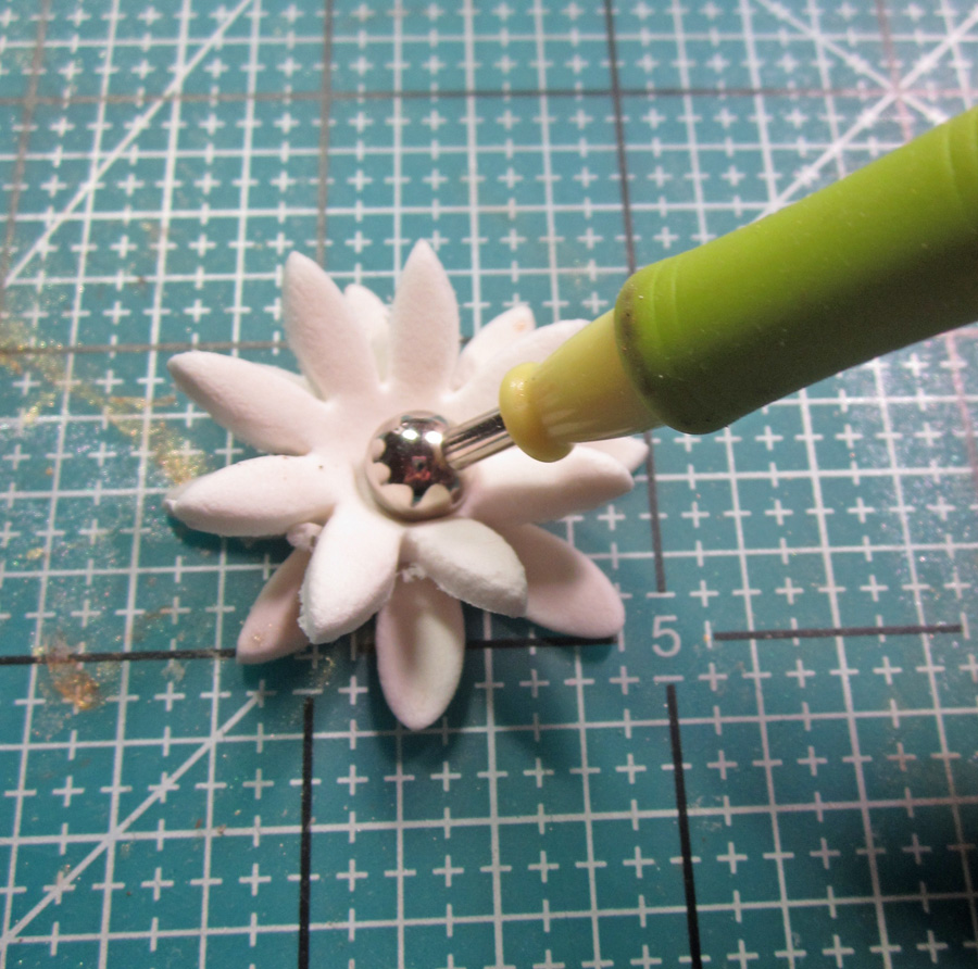 Creative Paperclay® air dry modeling material: Paper Blooms with Paperclay®