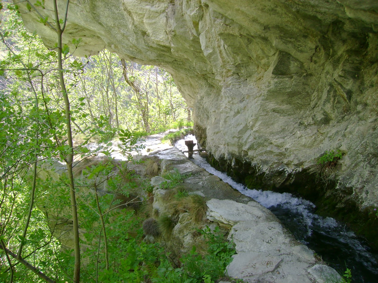 Undra und Gorperi Suone