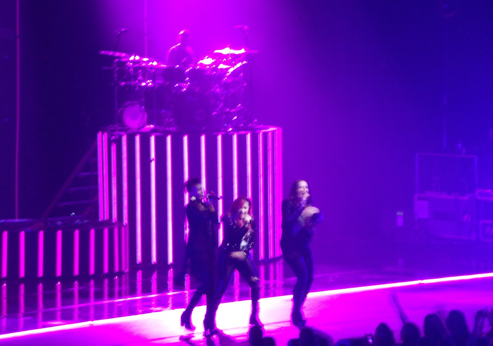 Sincerely, Sara | Style & Books: Outfit: Neon Lights