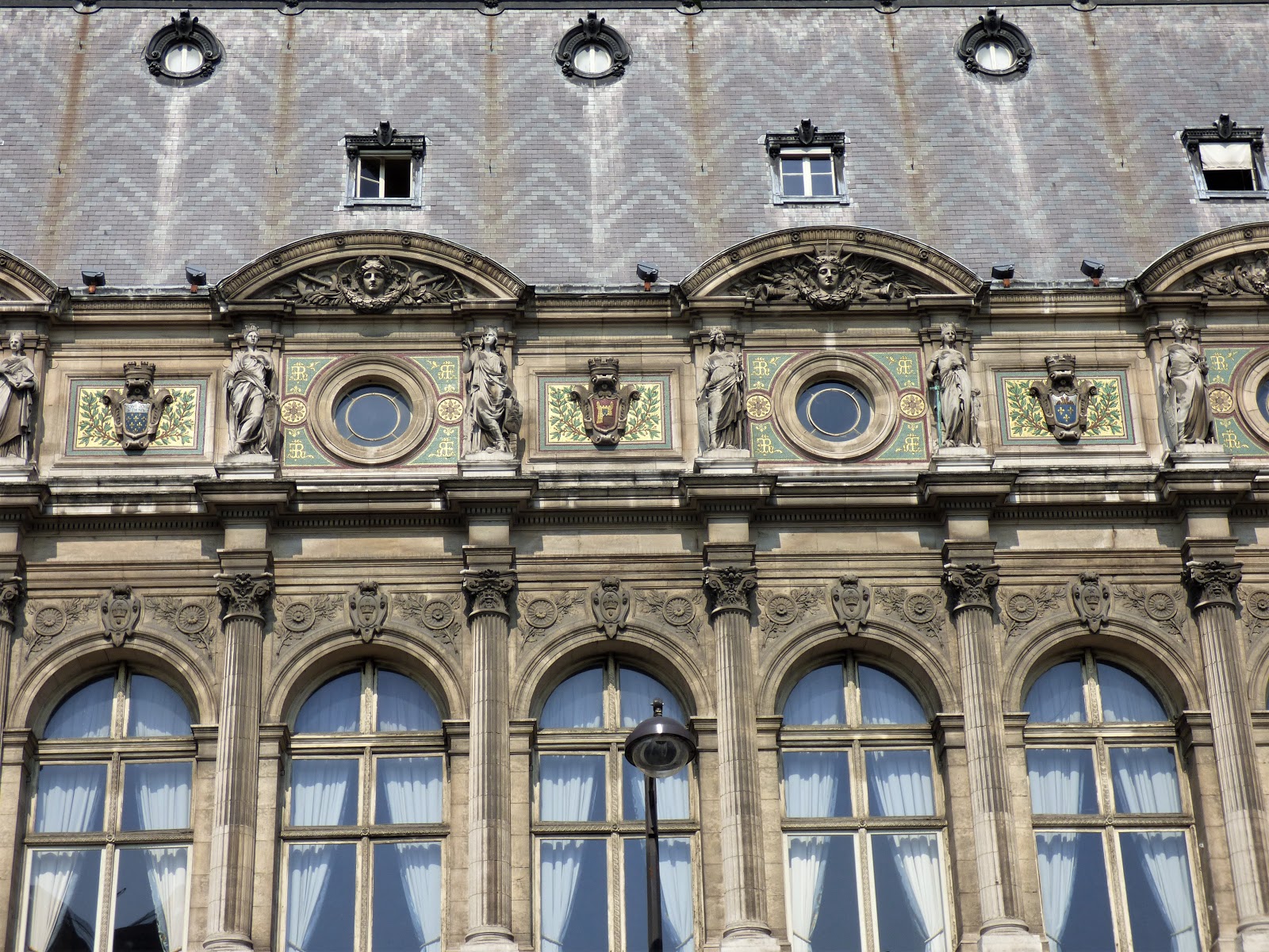 Paris Trip - Tuesday: Notre Dame and Ille de Cite (+ 8 desserts!)