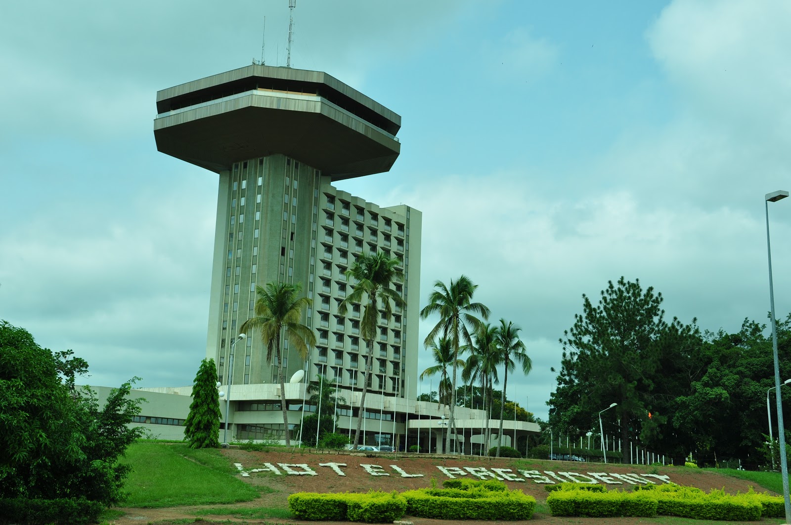 rory + stephs travels: Yamoussoukro, Côte d'Ivoire