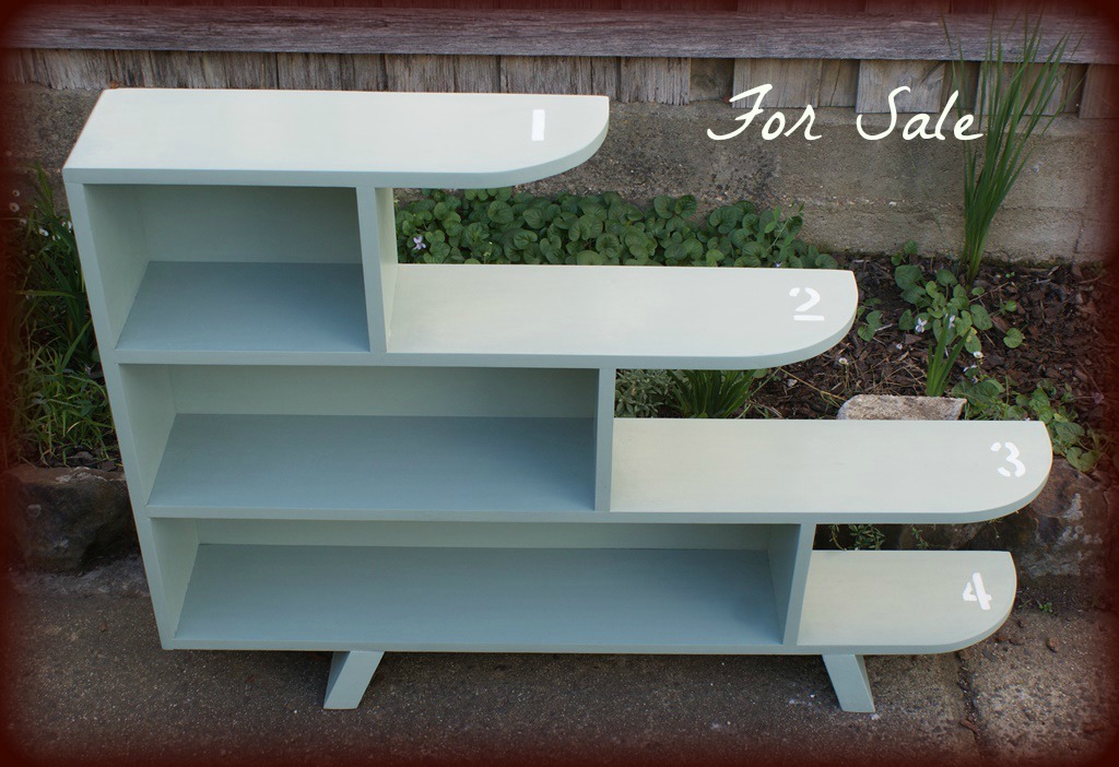 vintage biyt: Vintage Art Deco Step Bookcase Makeover
