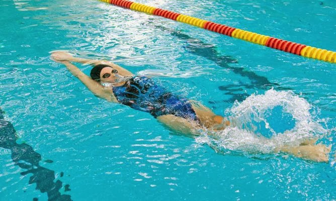 Deportes Individuales: Estilo espalda