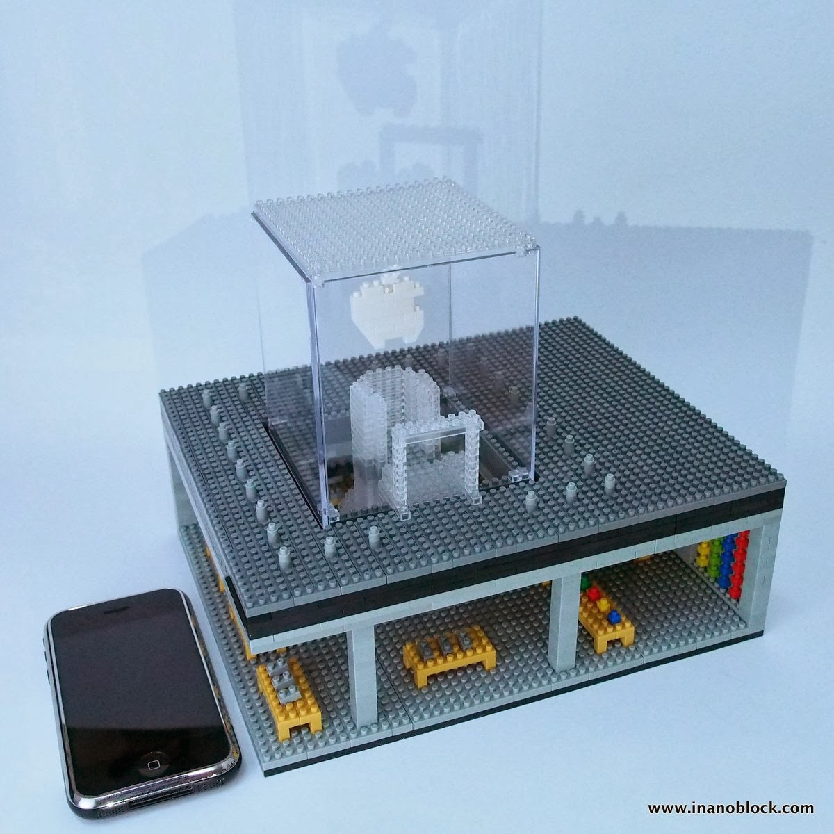 Christopher Tan: nanoblock Apple Store - The Famous Glass Cube