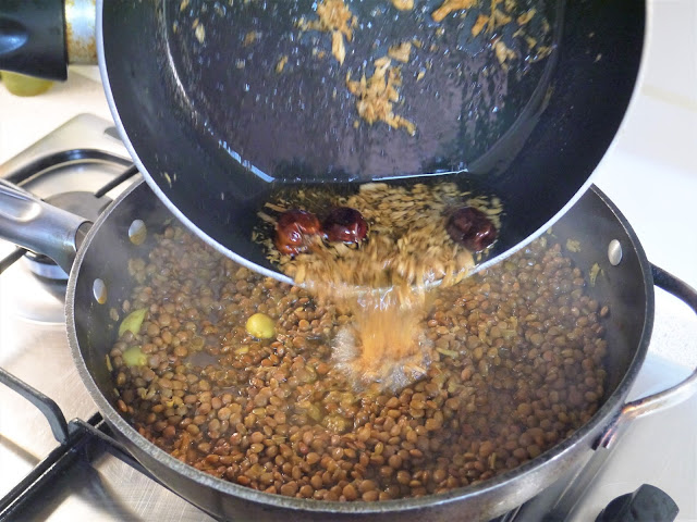 This Muslim Girl Bakes: Brown Daal.