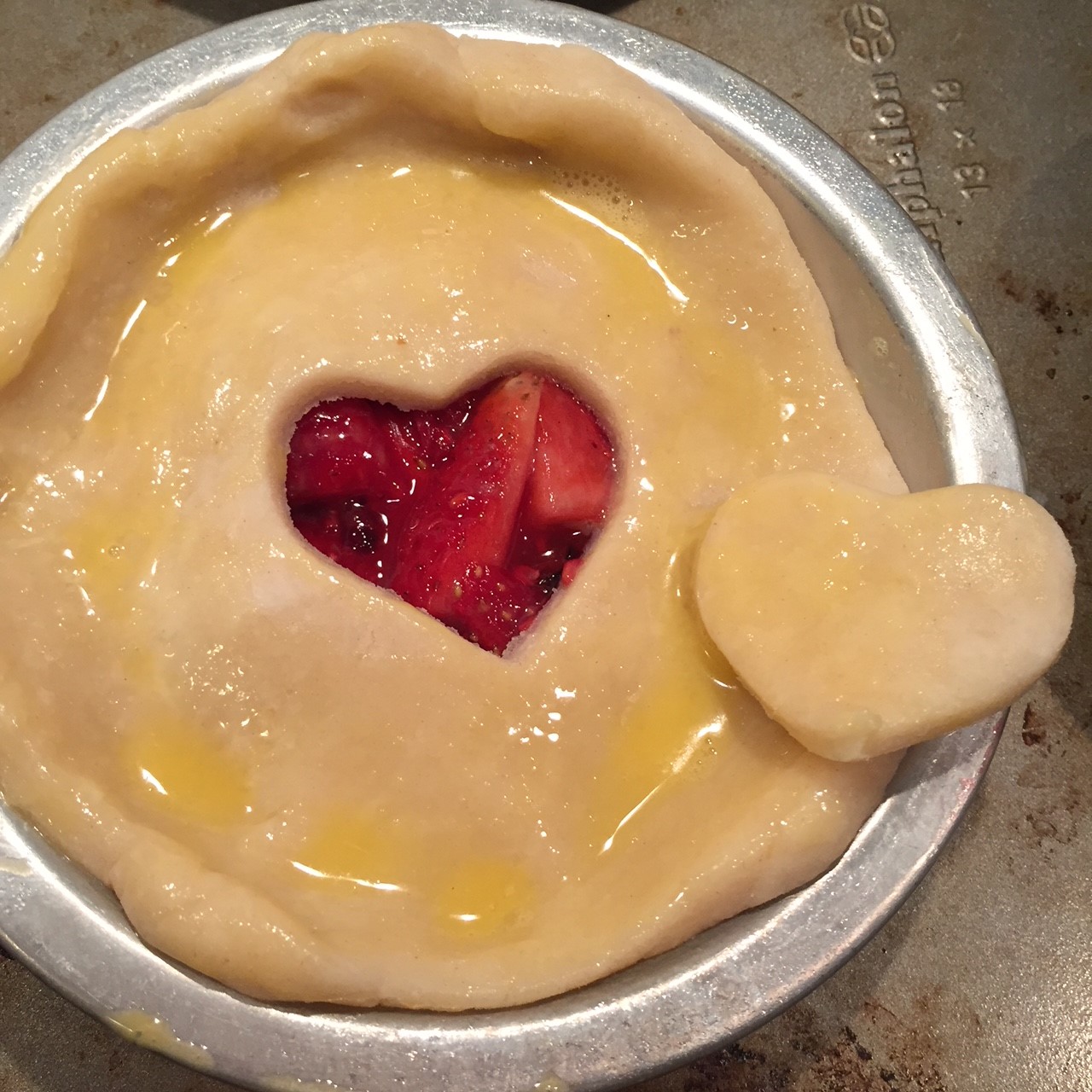 Polka-Dotty Place: Mixed Berry Personal Pies