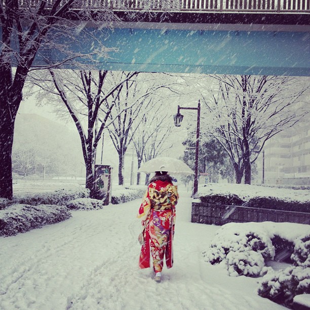 A n z u: Kimonos in the snow