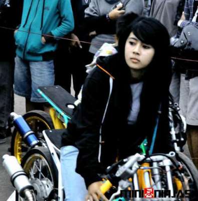 Indri Barbie, Lady Dragster Cantik Dari Bandung | www.gilapc.com