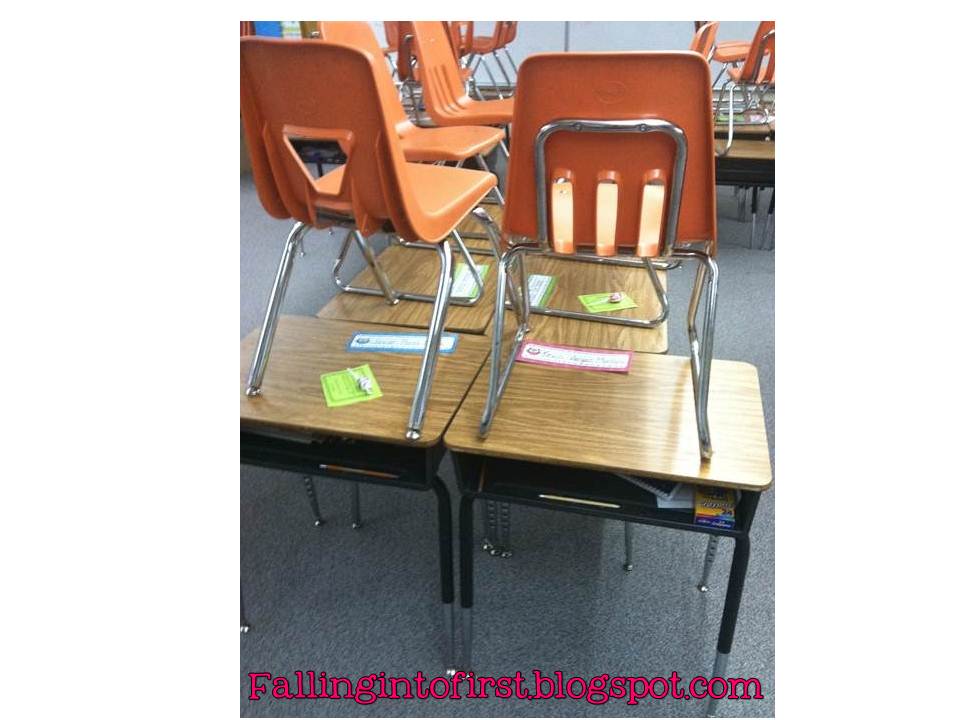 Deeno the {clean} Desk Dino | Falling into First