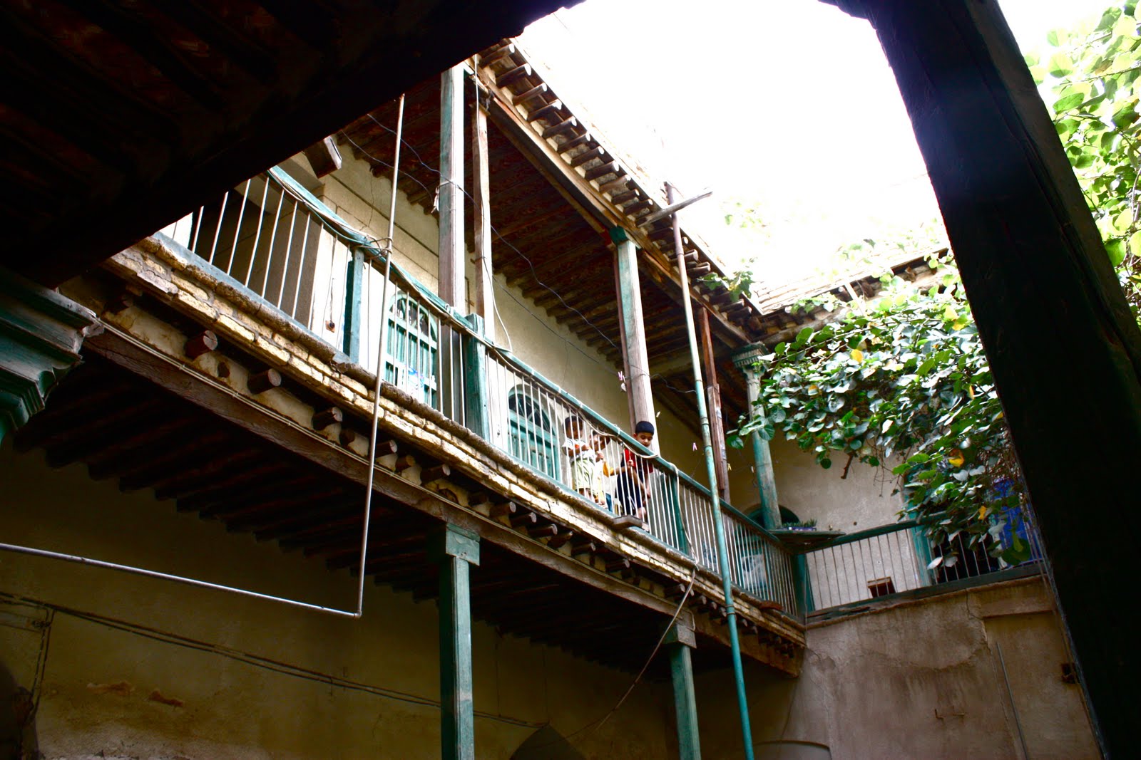 love and [fash]ism.: vernacular iraqi housing