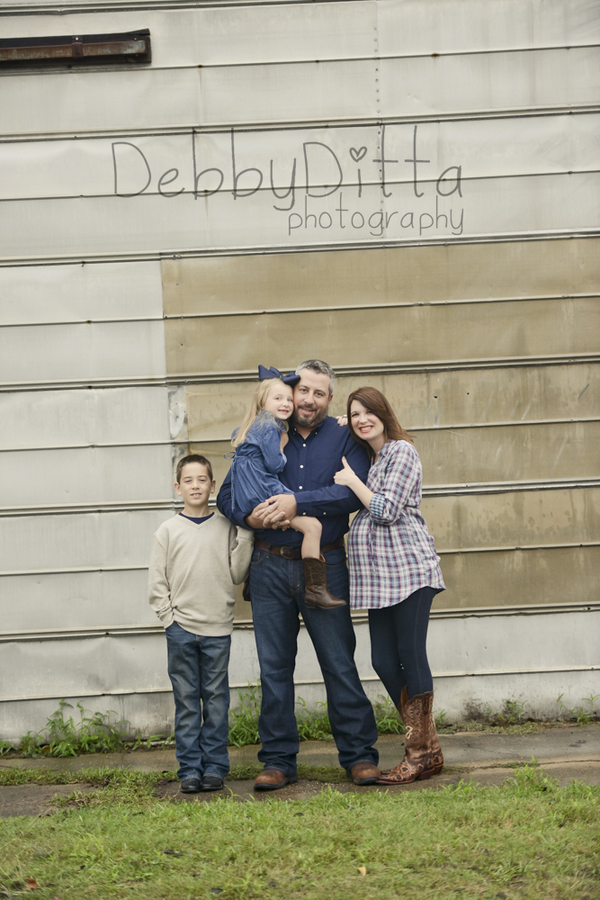 Debby Ditta Photography: The Standlee Family / Maternity / Rainy day ...