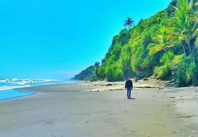 Destinasi Wisata Pesisir Pantai Cianjur Selatan yang Cocok Buat Liburan ...