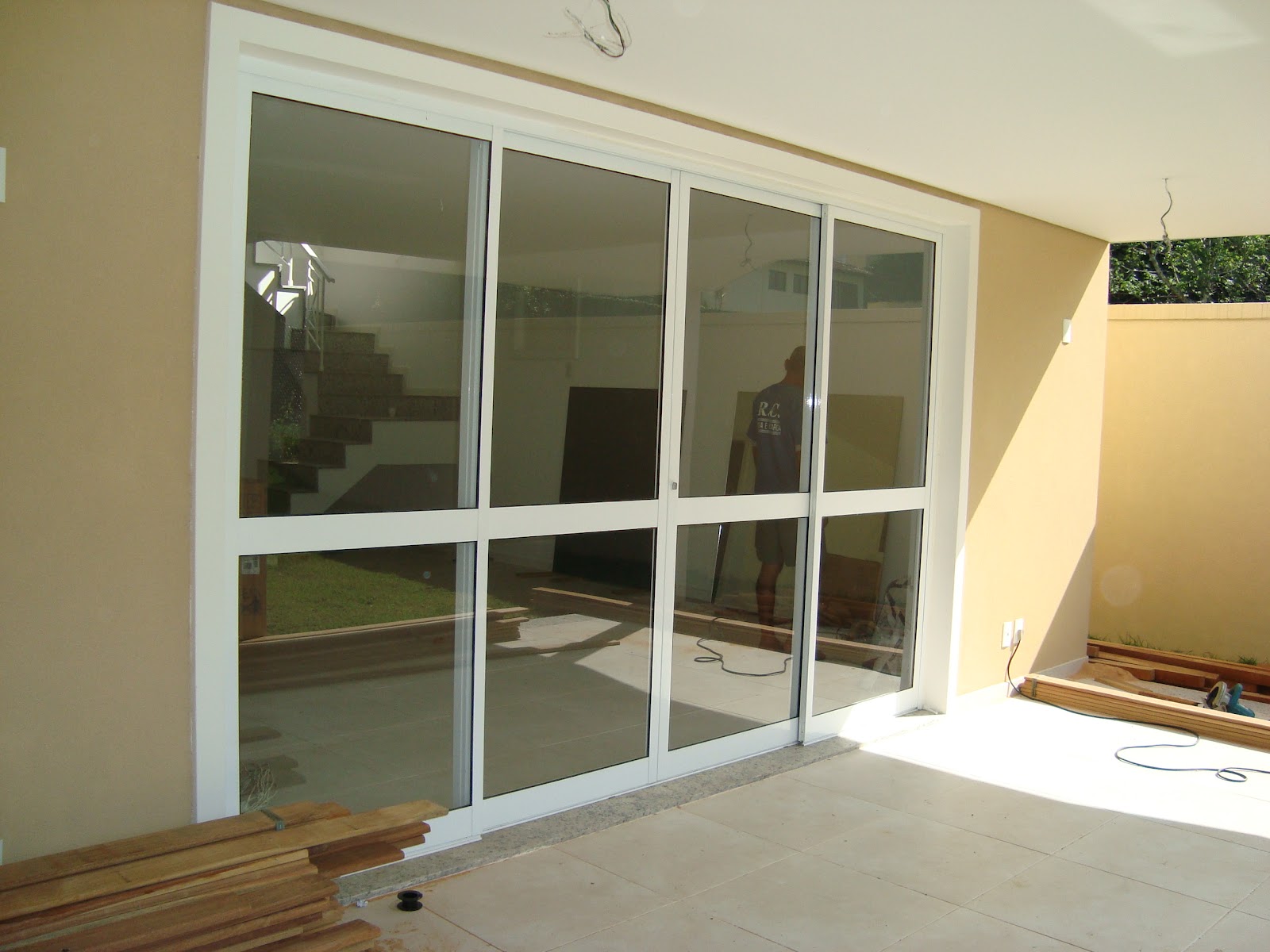 Enzo Vidraçaria e Serralheria: Portas de Blindex/ Porta de alumínio com ...