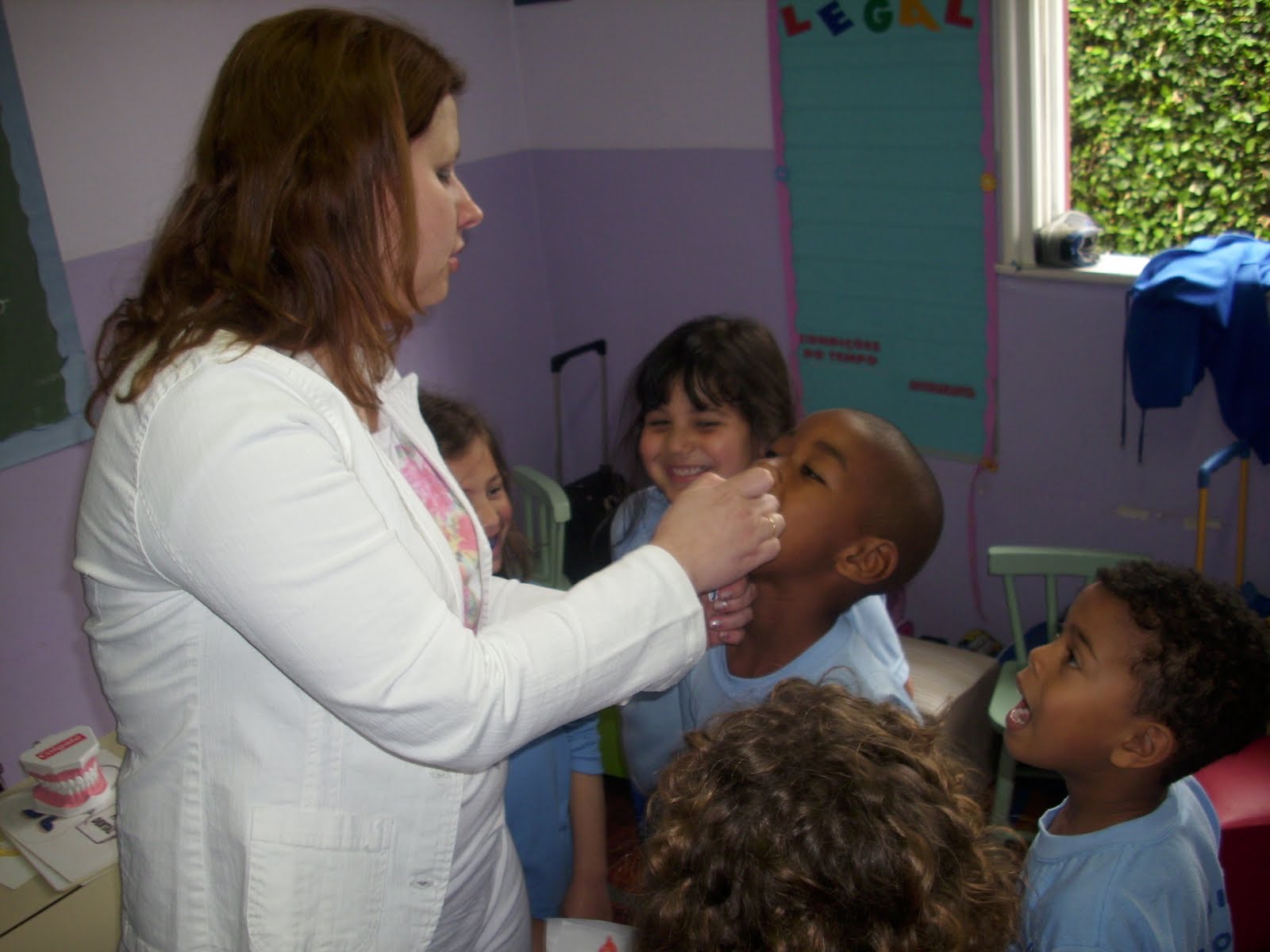 Ortoquick`·.¸¸.·´´¯`··._.·: Lingua Roxa na Escolhina Arco-iris