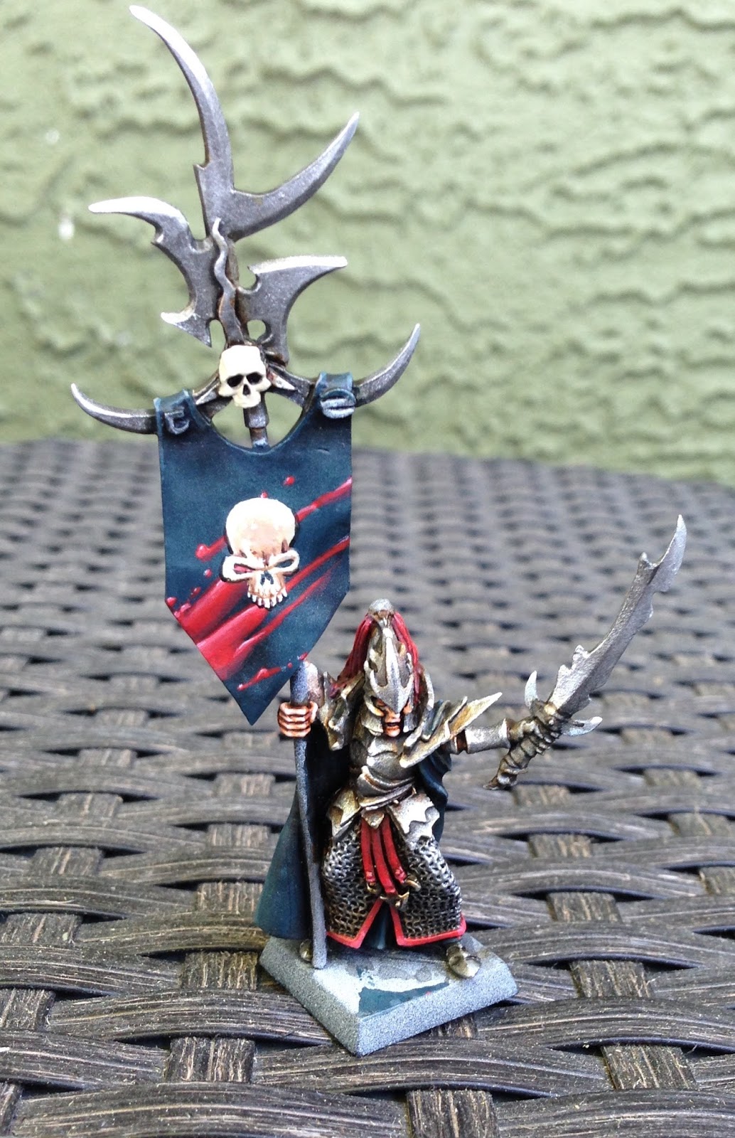 Sable and Spray: Dark Elf Standard Bearer of Khaine for Warhammer ...