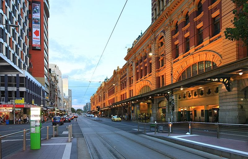 Traveler Guide: Flinders Street Station