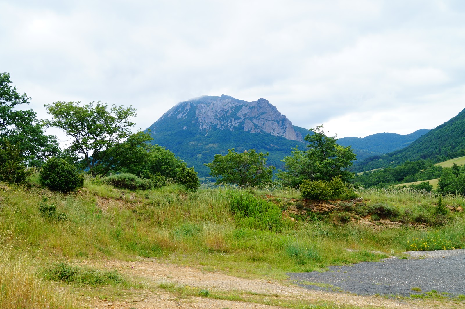 balades en Occitanie et Pays Catalan: Pont Romain - Bugarach