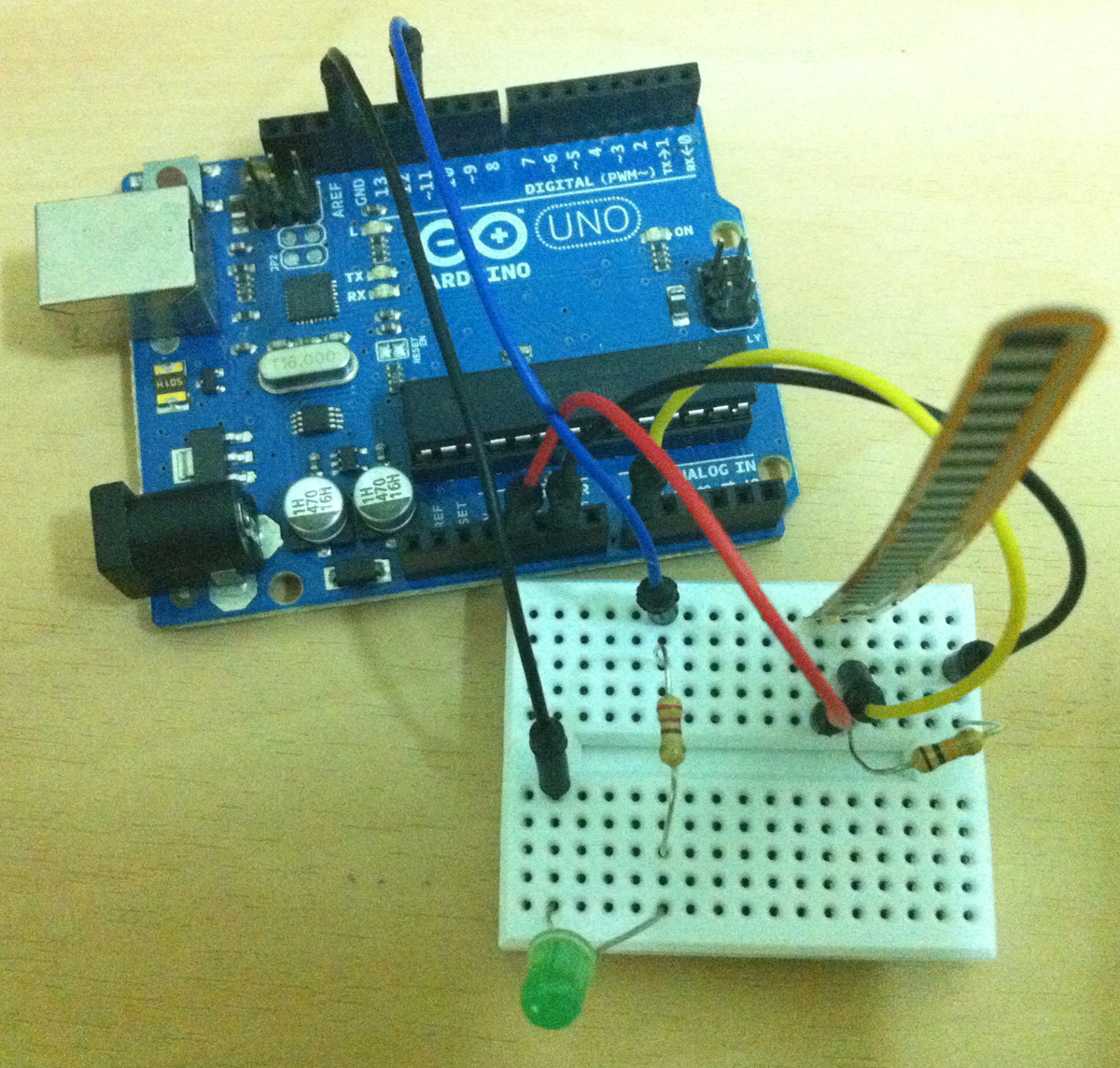 葉難: Arduino練習：彎曲感測器（flex/bend sensor）