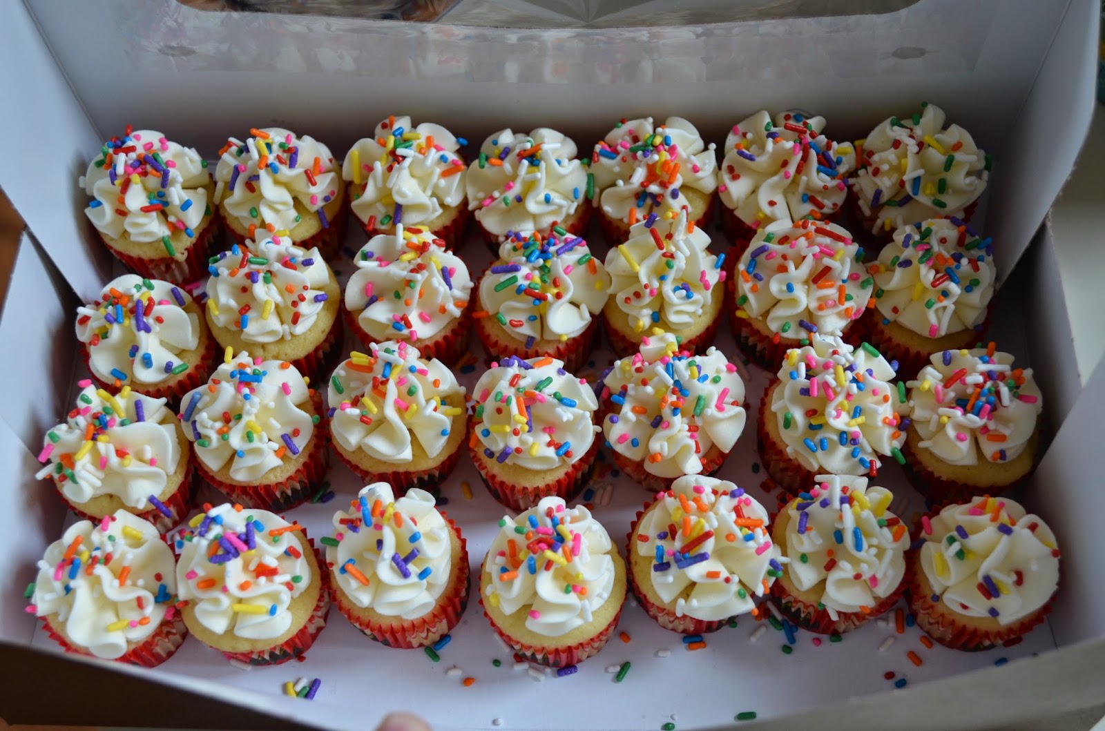 Our Beautiful Mess: Vanilla Cupcakes with the Best Vanilla Buttercream