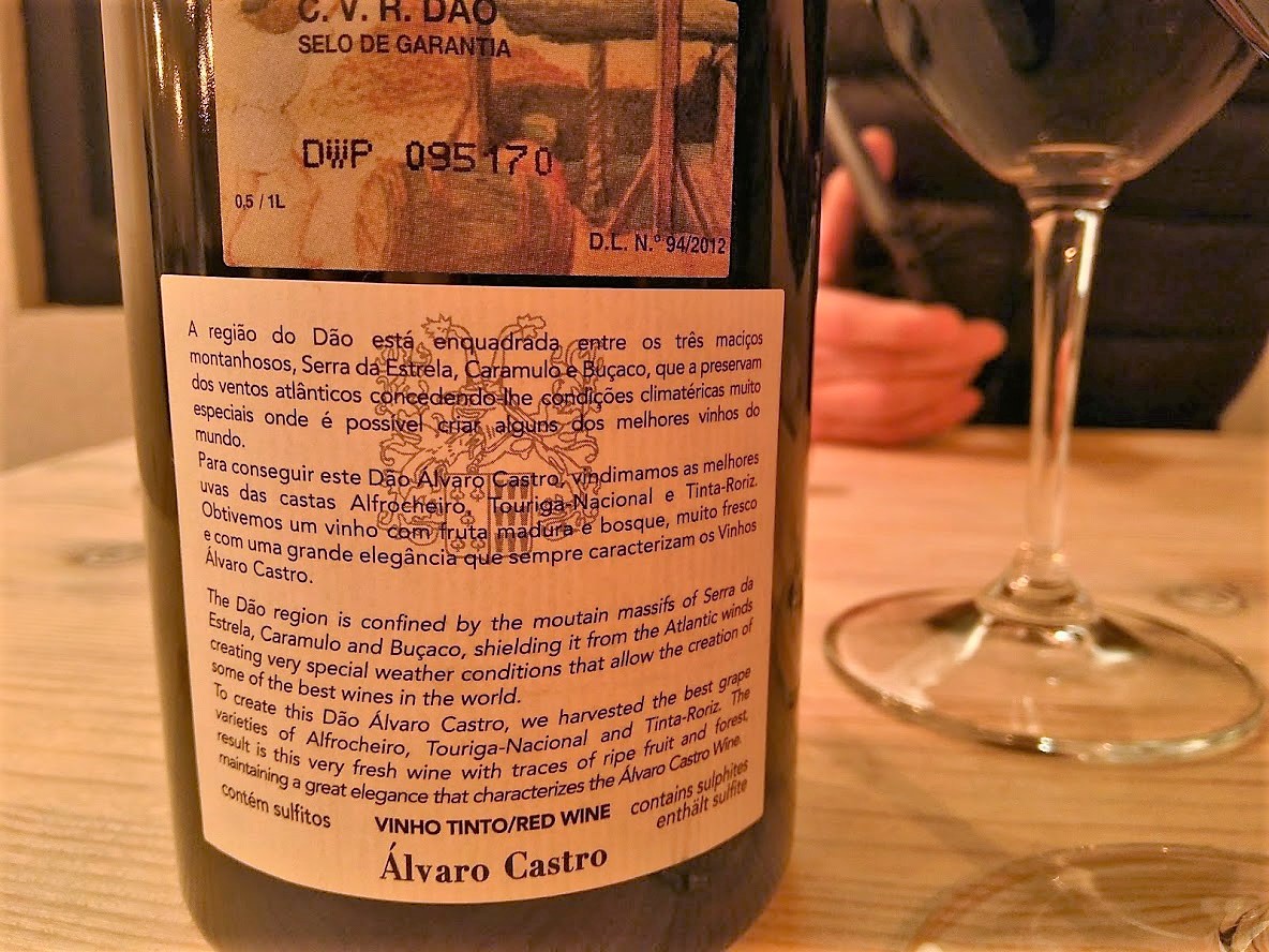 De Vino en Vino / From Wine to Wine: Dão by Alvaro Castro