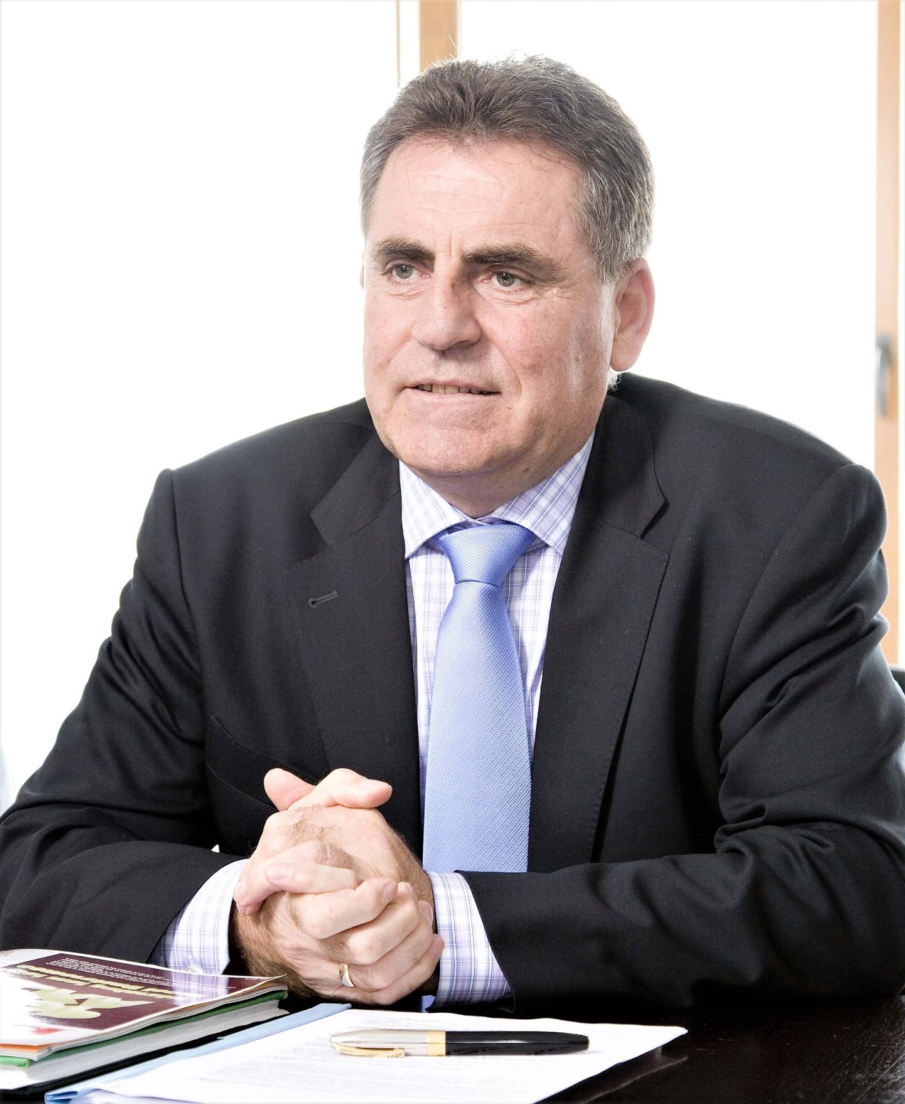 Bacăul Economic: Dragoș Pavăl și Grigore Horoi între cei mai admiraţi ...