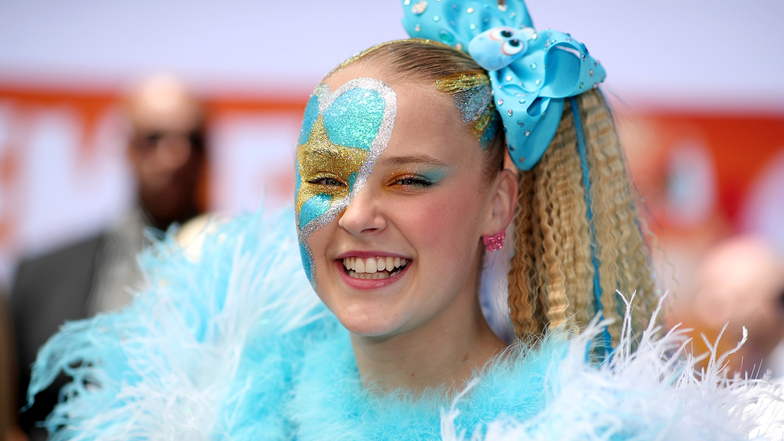 NickALive!: Nickelodeon Star JoJo Siwa Gets Her Own Dance-Tour Mobile ...