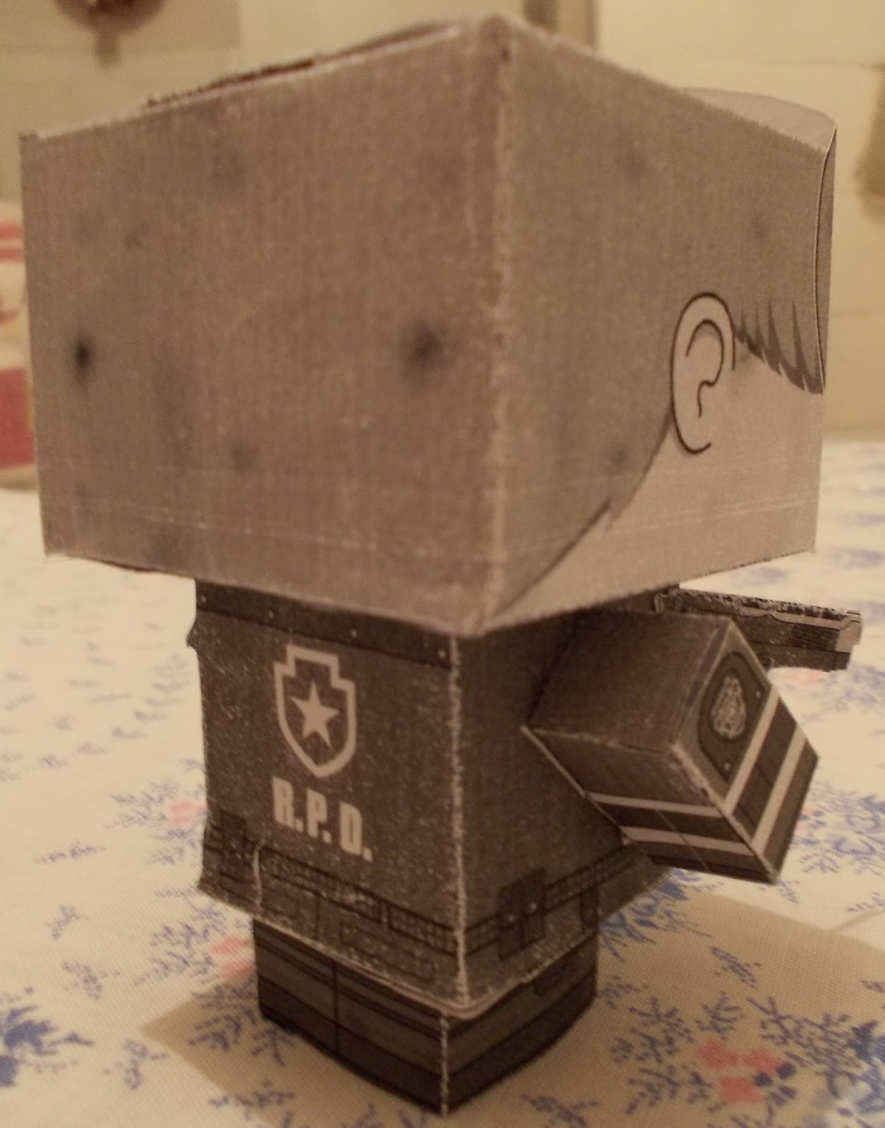 Mundo Bazinga: Papercraft - Leon S. Kennedy