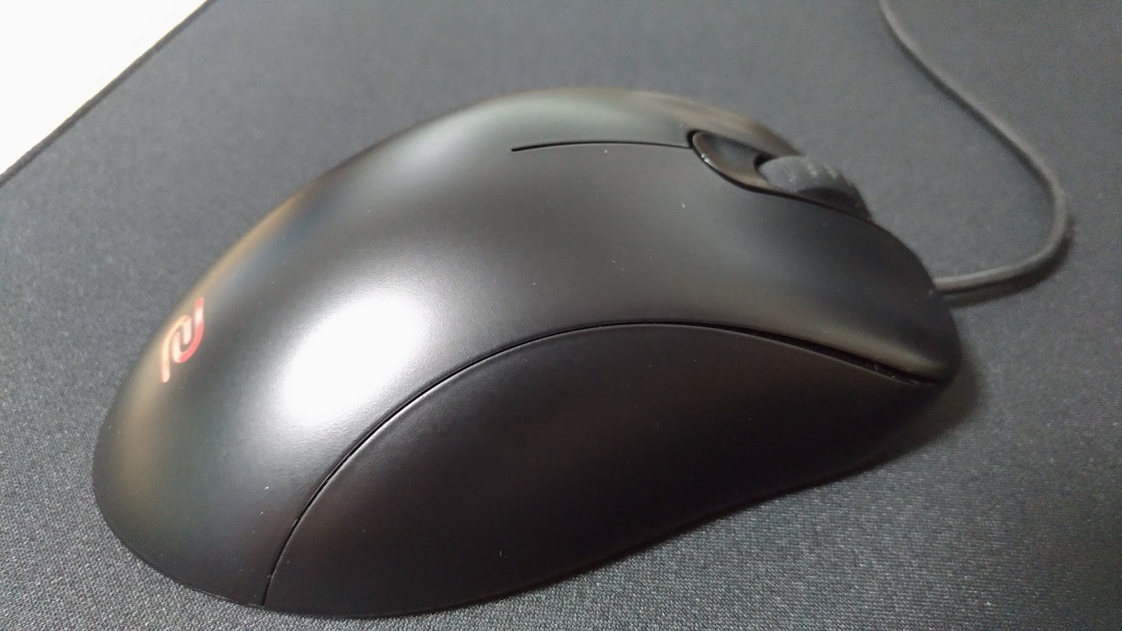 ZOWIE EC2-B 購入レビュー (EC1-B) エルゴノミクスゲーミングマウス - COSTVIEW