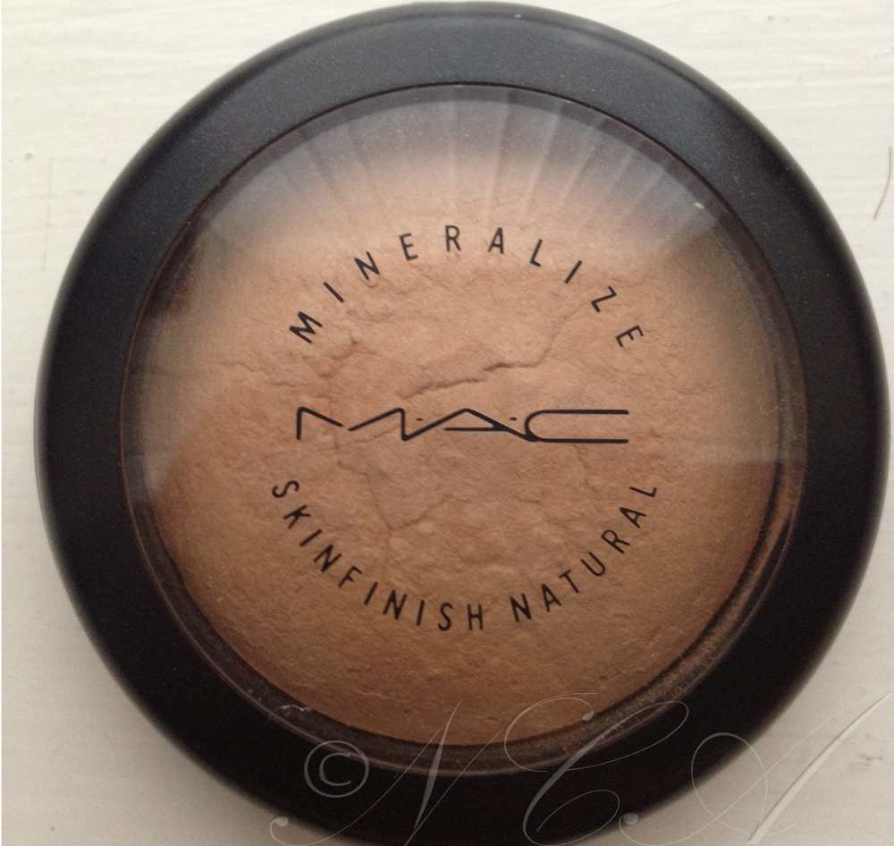 Pretty Little Lives: Mac Mineralize Skinfinish Natural - Review