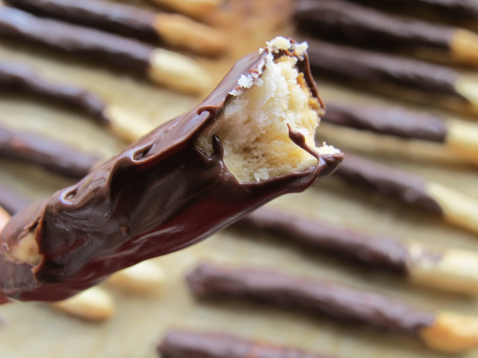 Knifing Forking Spooning: Homemade Pepero/Pocky Sticks