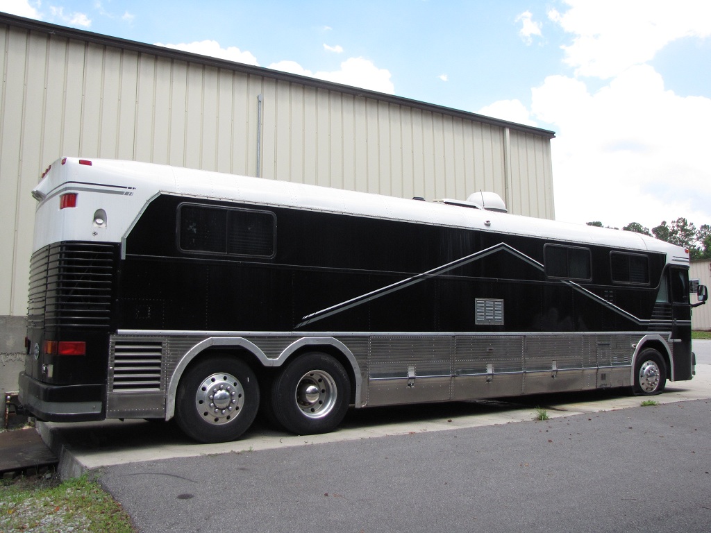 1969 MCI Bus: 1969 MCI Bus Conversion