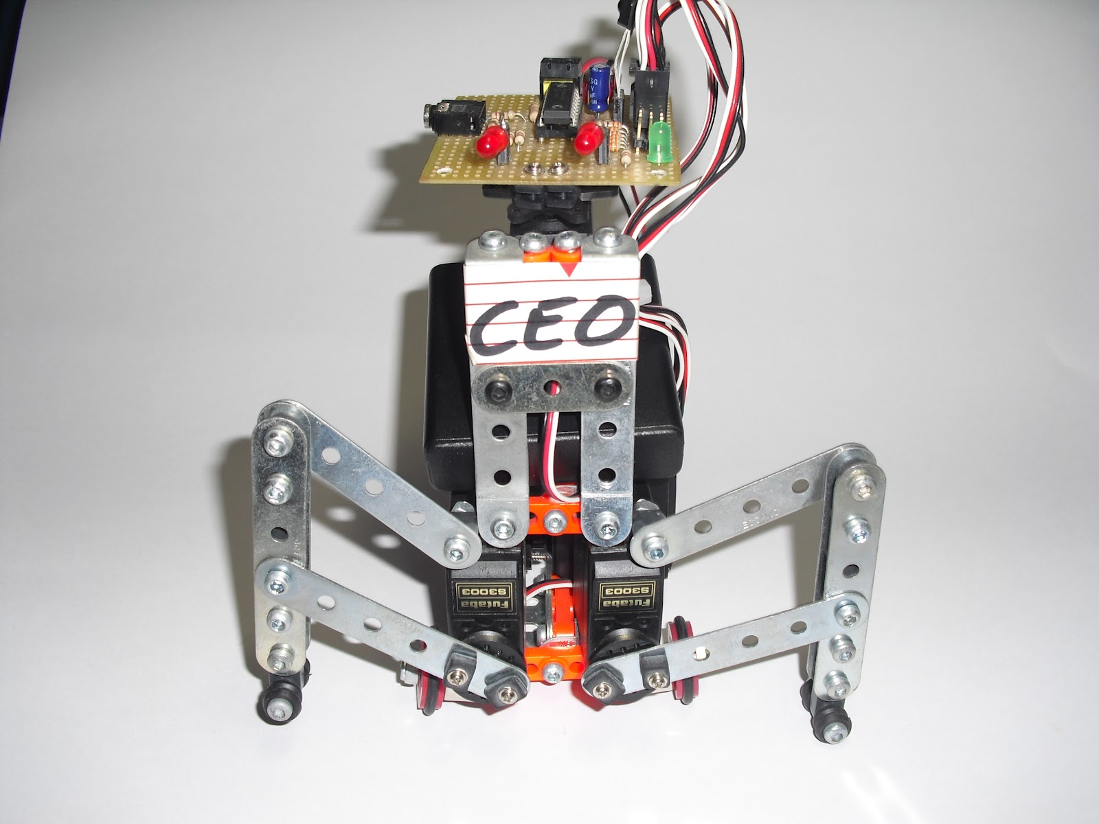 Tecnología y robótica: Robot 3 patas (Parte 1)
