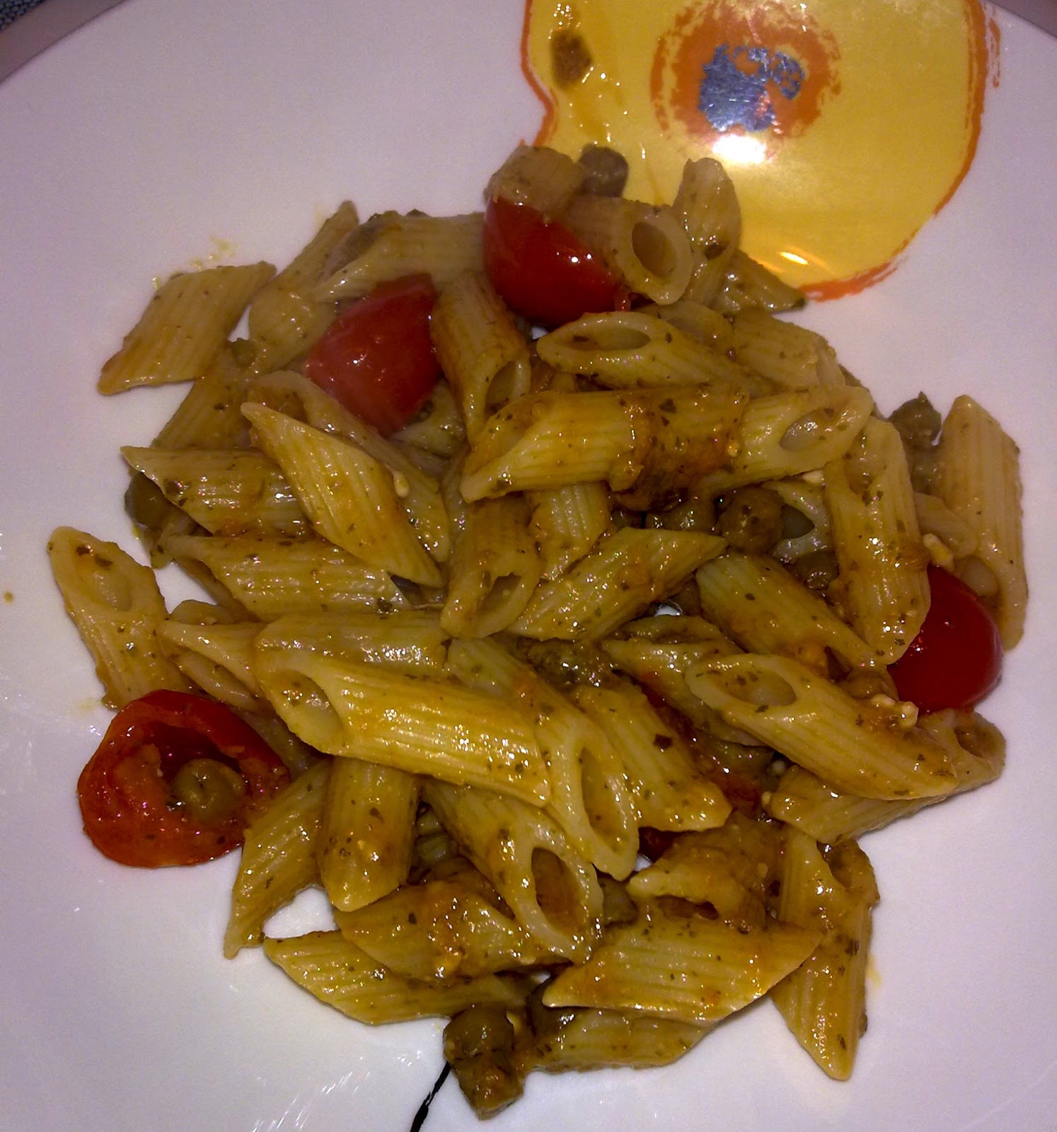 PENNE AL PESTO E POMODORO