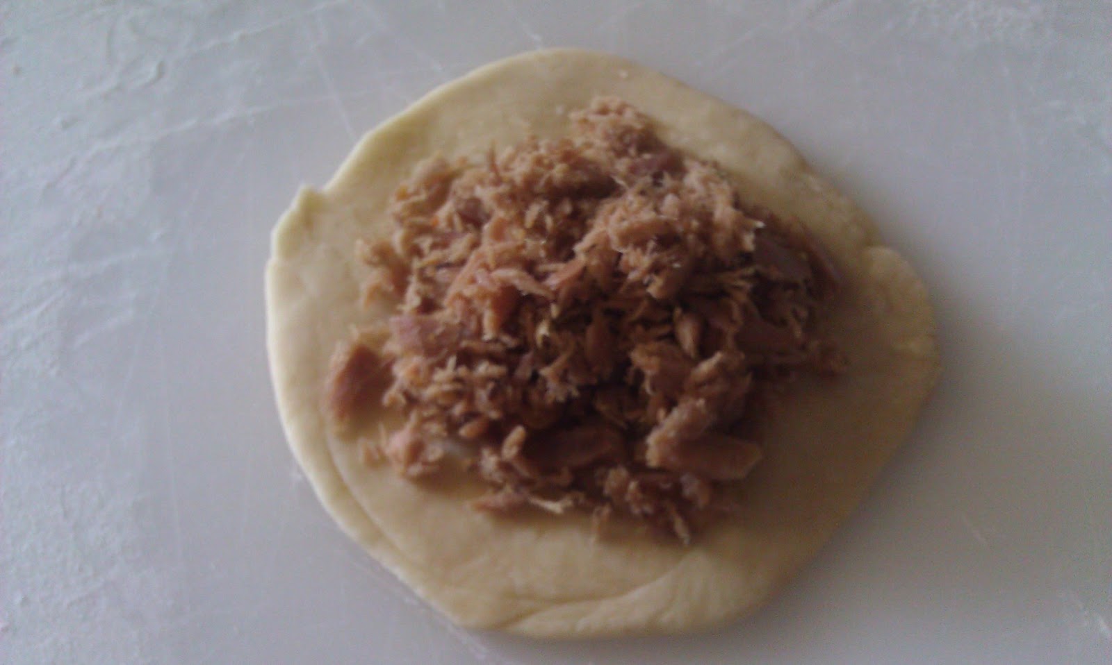 Panada Tuna [ Tuna in Fried Bun ] | Pimentious