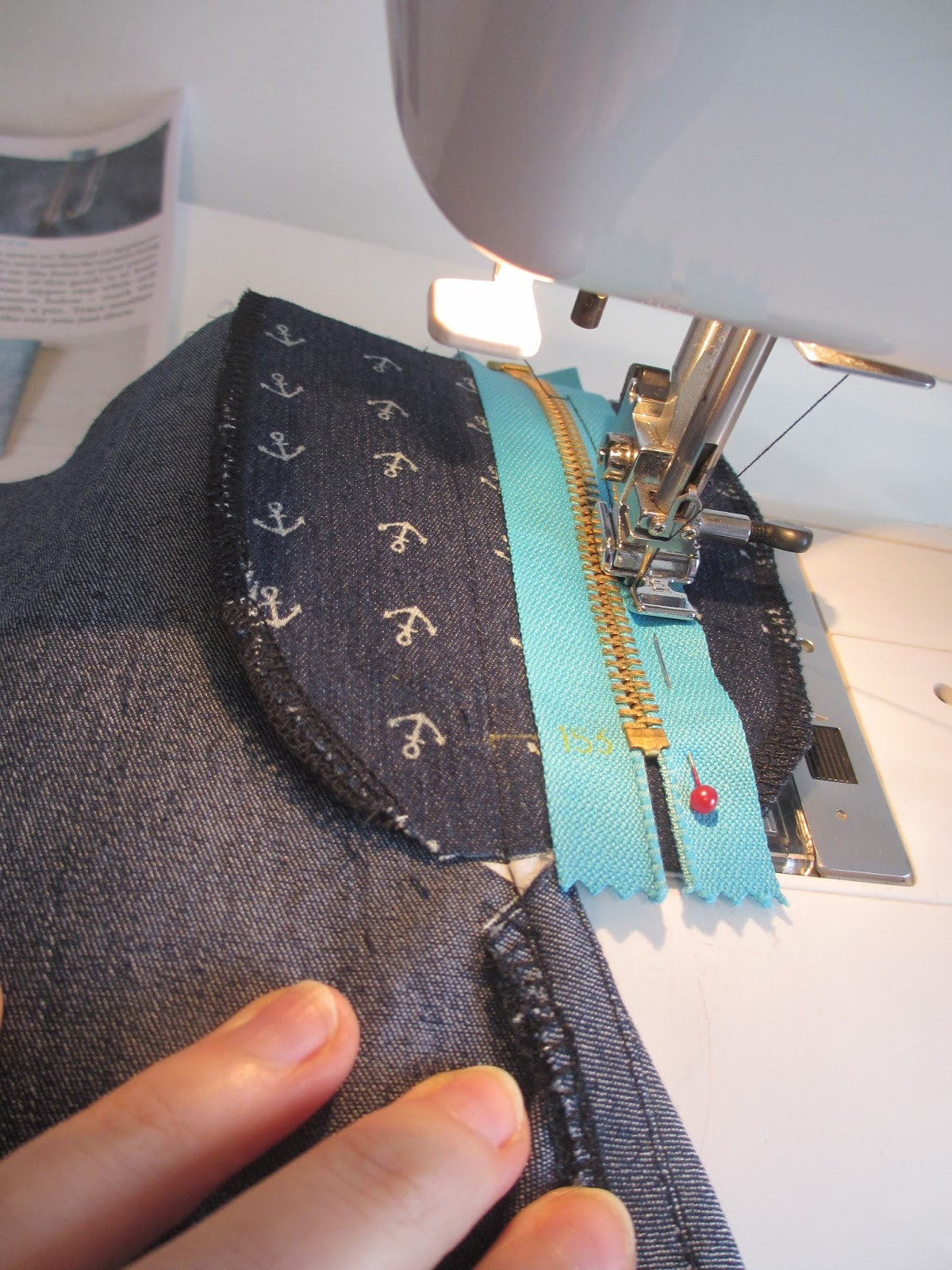 Crafty Clyde: Made up on the Fly - Fly Front Zip Tutorial!