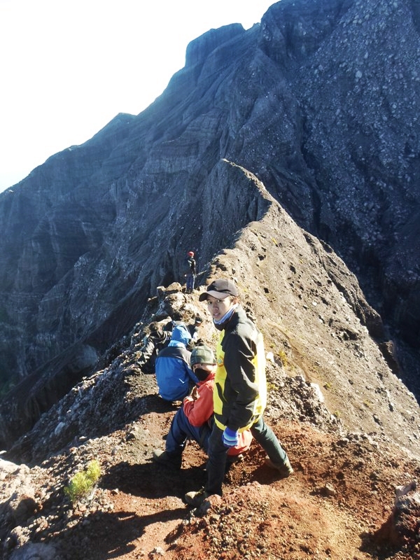 Pendakian Gunung Raung 3.344 mdpl via Kalibaru - Manusia Lembah