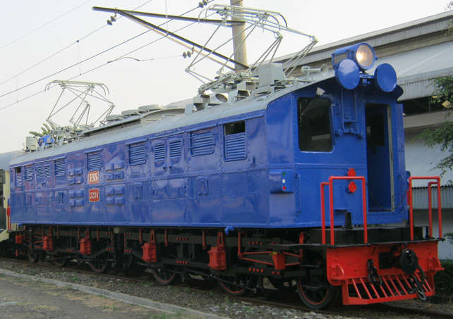 Arsip 76R: Lokomotif Listrik ESS3201
