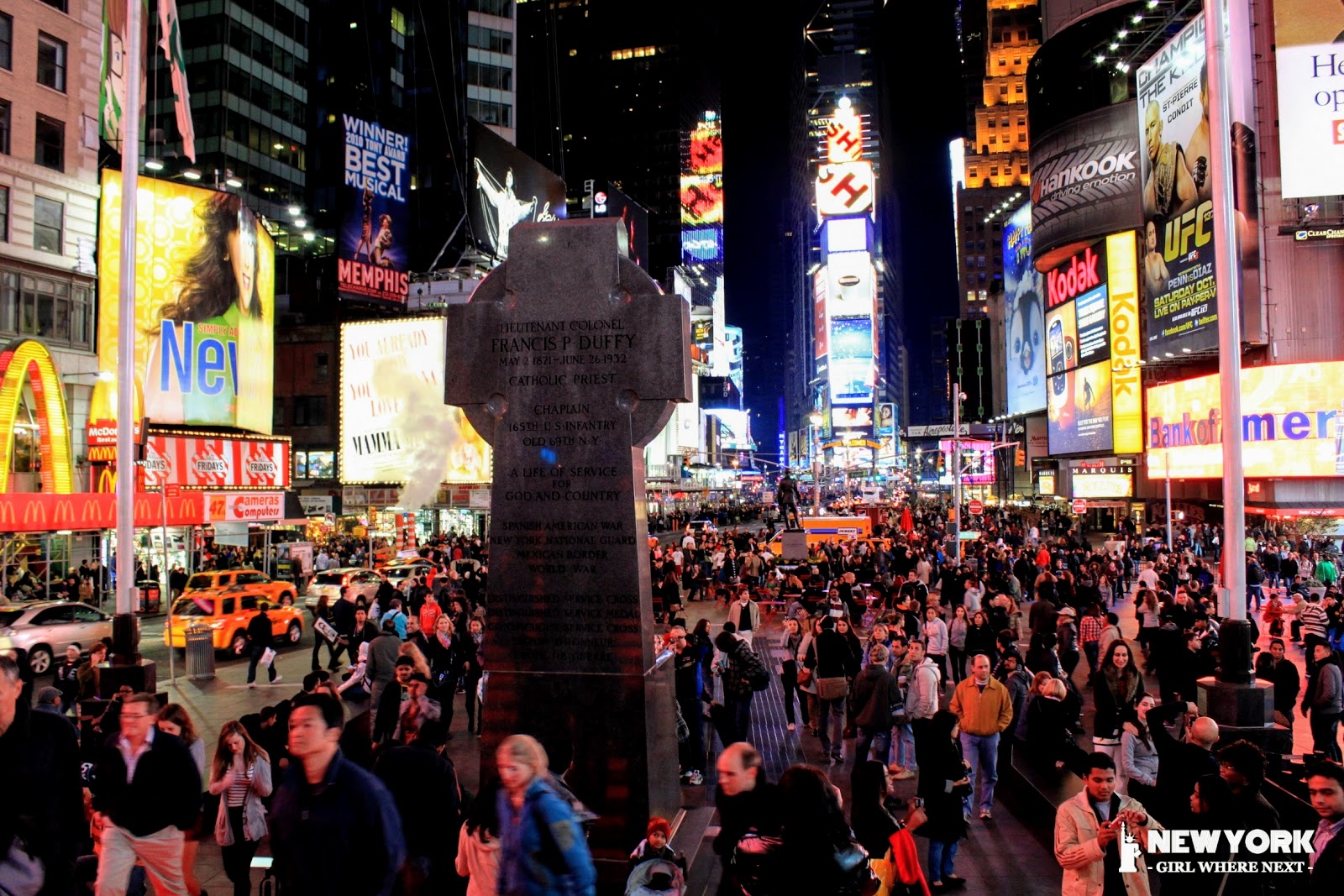 【美國】紐約｜快閃之旅(3) 紙醉金迷時代廣場(Times Square)：M&M's World + TKTS紅樓梯 + 經典百老匯