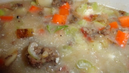 theArtisticFarmer: Crockpot Bacon Cheeseburger Chowder