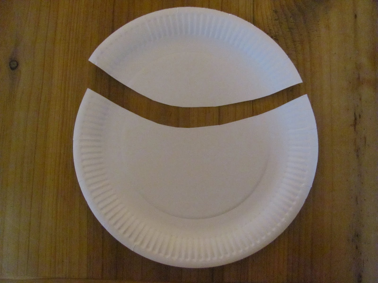 Jumble Tree: Leaf art using paper plates