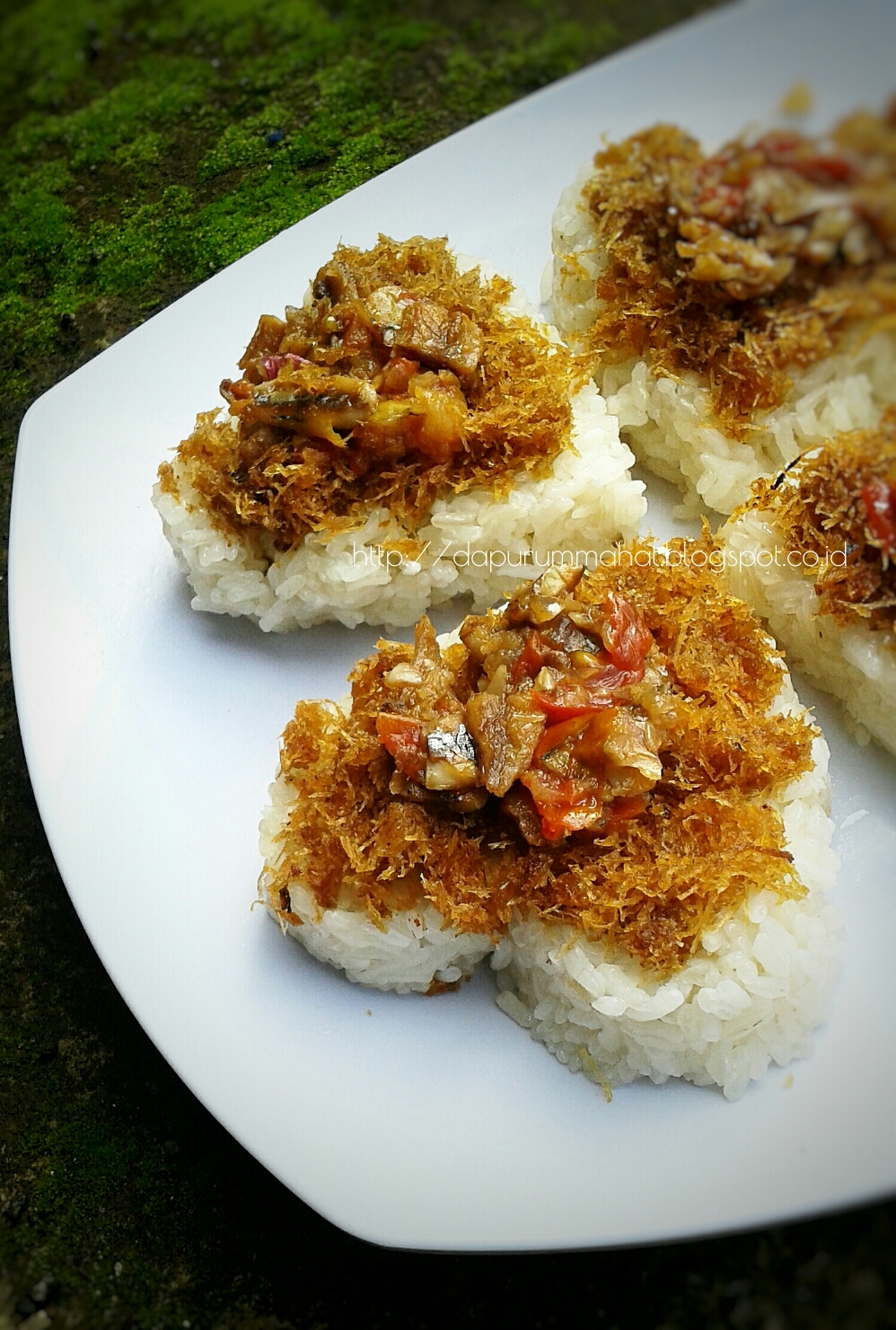 DaPuR UmMaHaT: SONGKOLO' BAJABU' / KETAN SERUNDENG